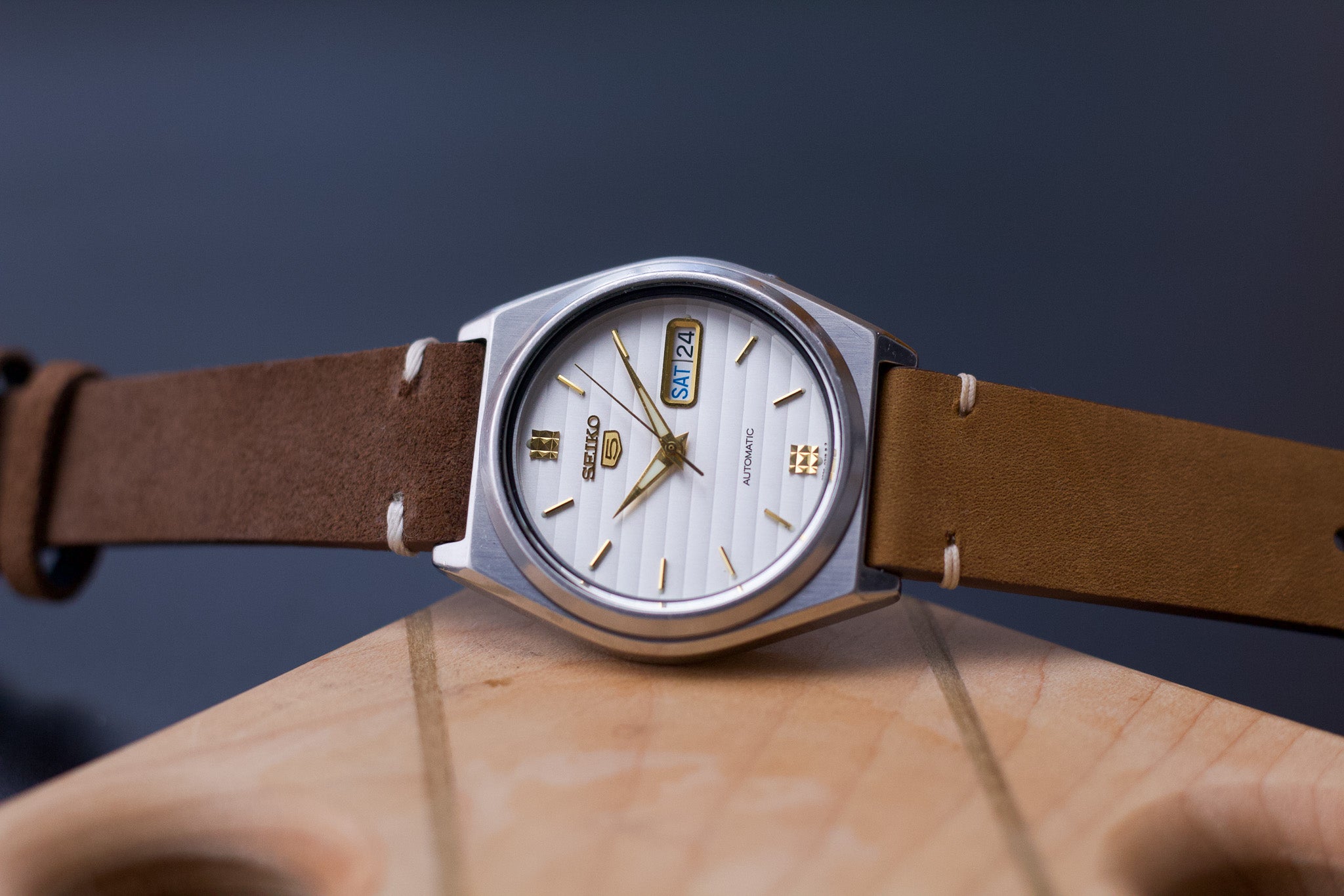 [Serviced] 2000s Seiko 5 Pearl White Linear Dial Men's Wrist-Watch ...